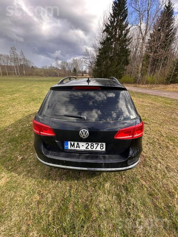 Black Volkswagen Passat B7 2013 in Ogre, with an engine capacity of 2.00 L and mileage of 375 thousand km for 3900 €, photo 3 on AUTOMOTO.COM.LV
