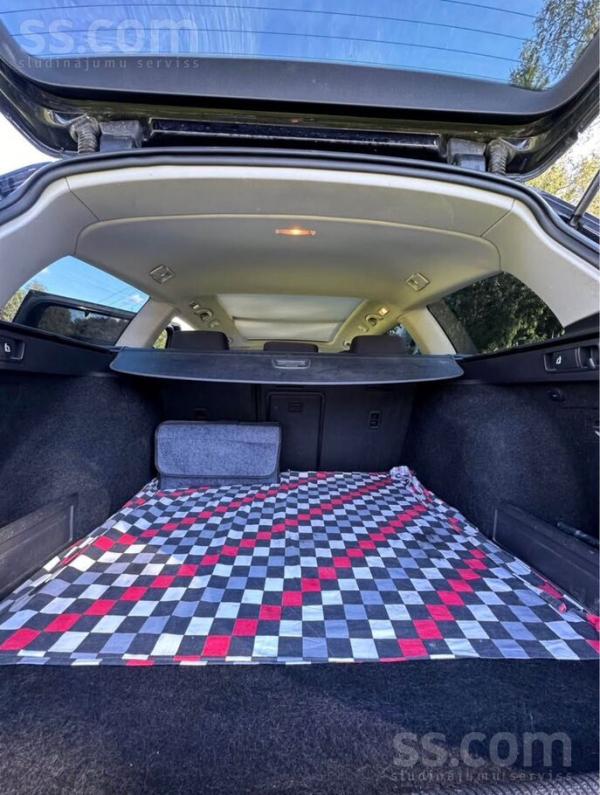 Black Volkswagen Passat B7 2013 in Ogre, with an engine capacity of 2.00 L and mileage of 375 thousand km for 3900 €, photo 9 on AUTOMOTO.COM.LV