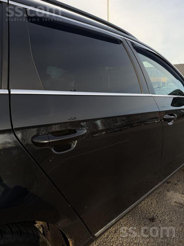 Black Volkswagen Passat B7 2013 in Riga, with an engine capacity of 1.60 L and mileage of 423 thousand km for 4100 €, photo 5 on AUTOMOTO.COM.LV