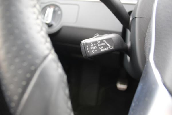 Black Volkswagen Passat B7 2013 in Riga, with an engine capacity of 2.00 L and mileage of 95 thousand km for 9000 €, photo 2 on AUTOMOTO.COM.LV