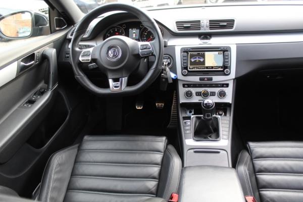 Black Volkswagen Passat B7 2013 in Riga, with an engine capacity of 2.00 L and mileage of 95 thousand km for 9000 €, photo 8 on AUTOMOTO.COM.LV
