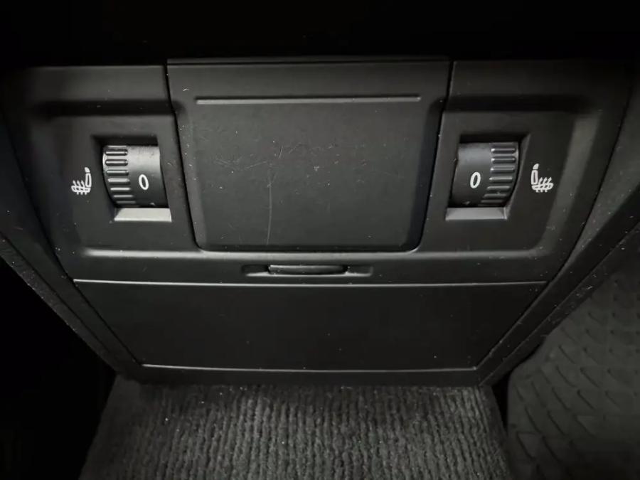 Melns Volkswagen Passat B7 2013 Rīga, ar dzinēja tilpumu 2.00 L un nobraukumu 248 tūkst. km par 3790 €, foto 20 vietnē AUTOMOTO.COM.LV