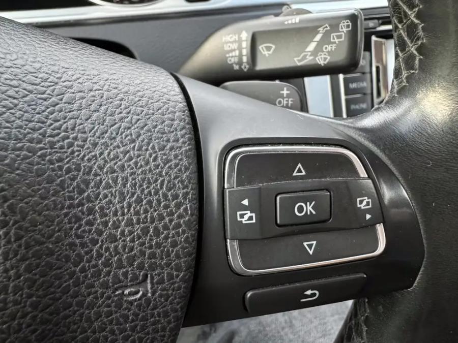 Melns Volkswagen Passat B7 2013 Rīga, ar dzinēja tilpumu 2.00 L un nobraukumu 248 tūkst. km par 3790 €, foto 27 vietnē AUTOMOTO.COM.LV