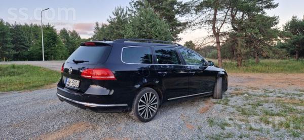 Black Volkswagen Passat B7 2013 in Riga, with an engine capacity of 2.00 L and mileage of 369 thousand km for 4699 €, photo 2 on AUTOMOTO.COM.LV
