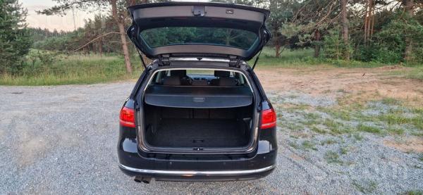 Black Volkswagen Passat B7 2013 in Riga, with an engine capacity of 2.00 L and mileage of 369 thousand km for 4699 €, photo 6 on AUTOMOTO.COM.LV