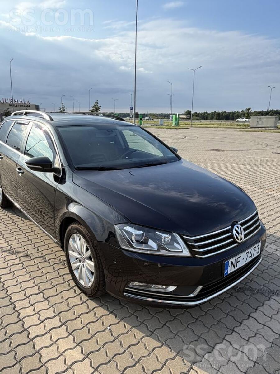 Black Volkswagen Passat B7 2013 in Riga, with an engine capacity of 1.60 L and mileage of 426 thousand km for 3497 €, photo 5 on AUTOMOTO.COM.LV