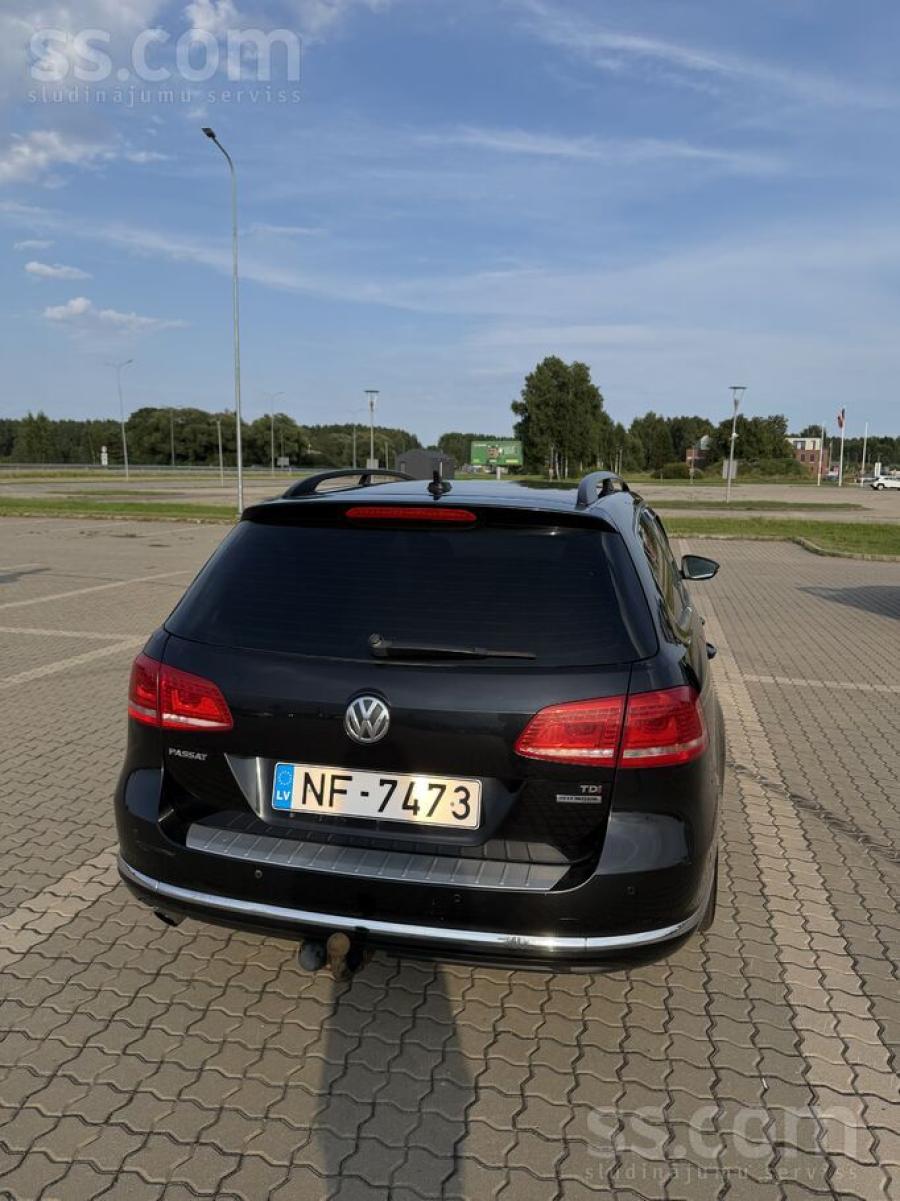 Black Volkswagen Passat B7 2013 in Riga, with an engine capacity of 1.60 L and mileage of 426 thousand km for 3497 €, photo 6 on AUTOMOTO.COM.LV