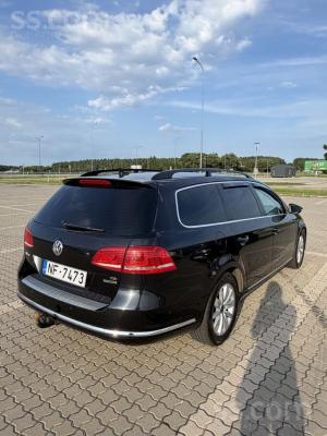 Black Volkswagen Passat B7 2013 in Riga, with an engine capacity of 1.60 L and mileage of 426 thousand km for 3497 €, photo 7 on AUTOMOTO.COM.LV