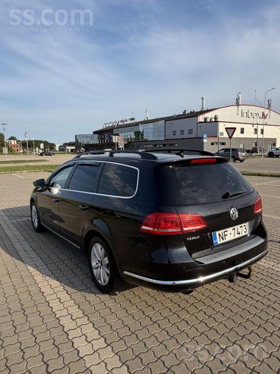 Black Volkswagen Passat B7 2013 in Riga, with an engine capacity of 1.60 L and mileage of 426 thousand km for 3497 €, photo 8 on AUTOMOTO.COM.LV
