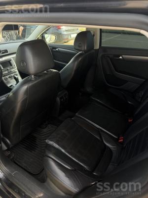 Black Volkswagen Passat B7 2013 in Riga, with an engine capacity of 1.60 L and mileage of 426 thousand km for 3497 €, photo 11 on AUTOMOTO.COM.LV