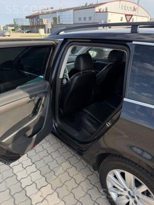 Black Volkswagen Passat B7 2013 in Riga, with an engine capacity of 1.60 L and mileage of 426 thousand km for 3497 €, photo 12 on AUTOMOTO.COM.LV