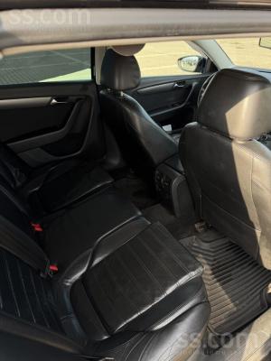 Black Volkswagen Passat B7 2013 in Riga, with an engine capacity of 1.60 L and mileage of 426 thousand km for 3497 €, photo 13 on AUTOMOTO.COM.LV