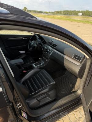 Black Volkswagen Passat B7 2013 in Riga, with an engine capacity of 1.60 L and mileage of 426 thousand km for 3497 €, photo 15 on AUTOMOTO.COM.LV