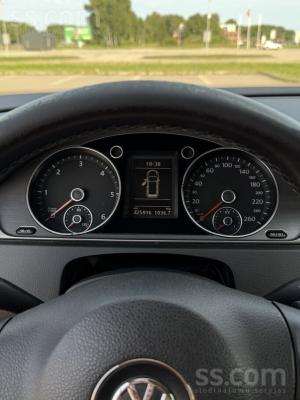 Black Volkswagen Passat B7 2013 in Riga, with an engine capacity of 1.60 L and mileage of 426 thousand km for 3497 €, photo 22 on AUTOMOTO.COM.LV