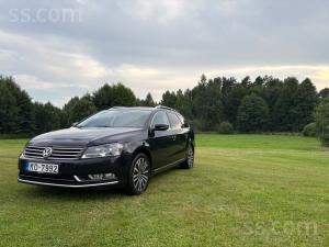 Melns Volkswagen Passat B7 2013 Daugavpils, ar dzinēja tilpumu 2.00 L un nobraukumu 225 tūkst. km par 5200 €, foto  vietnē AUTOMOTO.COM.LV