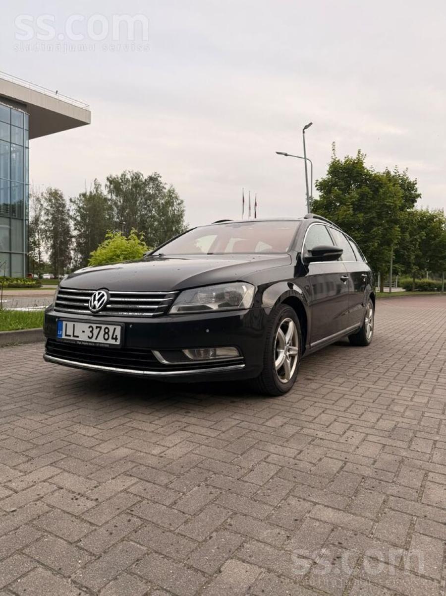 Black Volkswagen Passat B7 2013 in Jelgava, with an engine capacity of 2.00 L and mileage of 295 thousand km for 5990 €, photo 1 on AUTOMOTO.COM.LV
