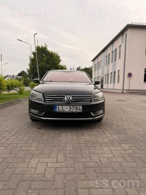 Black Volkswagen Passat B7 2013 in Jelgava, with an engine capacity of 2.00 L and mileage of 295 thousand km for 5990 €, photo 3 on AUTOMOTO.COM.LV