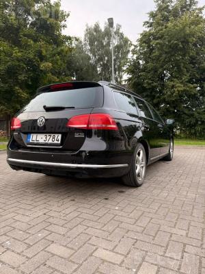 Black Volkswagen Passat B7 2013 in Jelgava, with an engine capacity of 2.00 L and mileage of 295 thousand km for 5990 €, photo 6 on AUTOMOTO.COM.LV