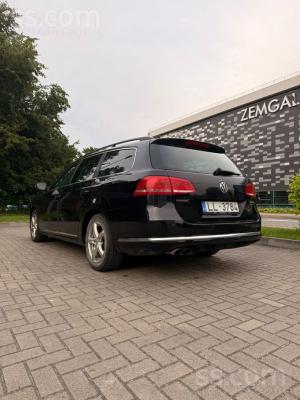 Black Volkswagen Passat B7 2013 in Jelgava, with an engine capacity of 2.00 L and mileage of 295 thousand km for 5990 €, photo 8 on AUTOMOTO.COM.LV