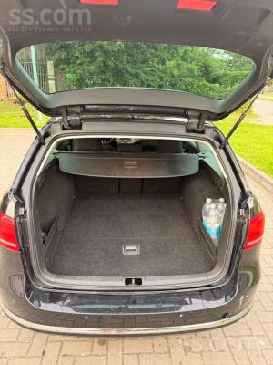 Black Volkswagen Passat B7 2013 in Jelgava, with an engine capacity of 2.00 L and mileage of 295 thousand km for 5990 €, photo 10 on AUTOMOTO.COM.LV