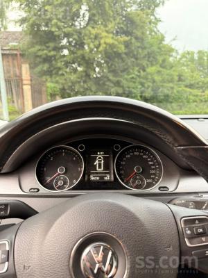 Black Volkswagen Passat B7 2013 in Jelgava, with an engine capacity of 2.00 L and mileage of 295 thousand km for 5990 €, photo 14 on AUTOMOTO.COM.LV