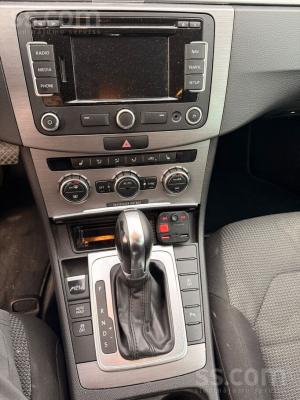 Black Volkswagen Passat B7 2013 in Jelgava, with an engine capacity of 2.00 L and mileage of 295 thousand km for 5990 €, photo 15 on AUTOMOTO.COM.LV