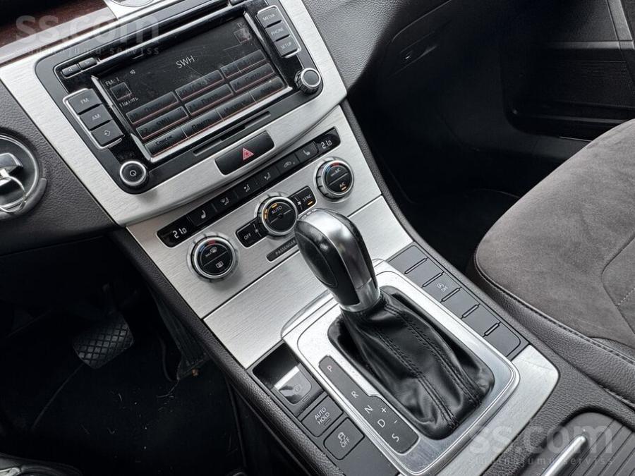 Melns Volkswagen Passat B7 2013 Daugavpils, ar dzinēja tilpumu 2.00 L un nobraukumu 0 tūkst. km par 4990 €, foto 19 vietnē AUTOMOTO.COM.LV