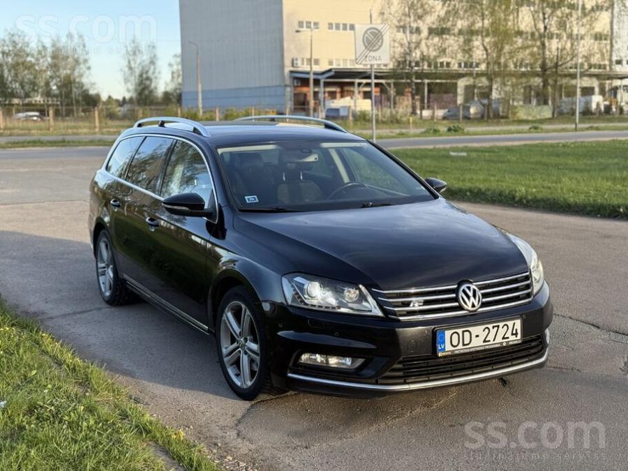 Black Volkswagen Passat B7 2014 in Riga, with an engine capacity of 2.00 L and mileage of 280 thousand km for 5650 €, photo 3 on AUTOMOTO.COM.LV