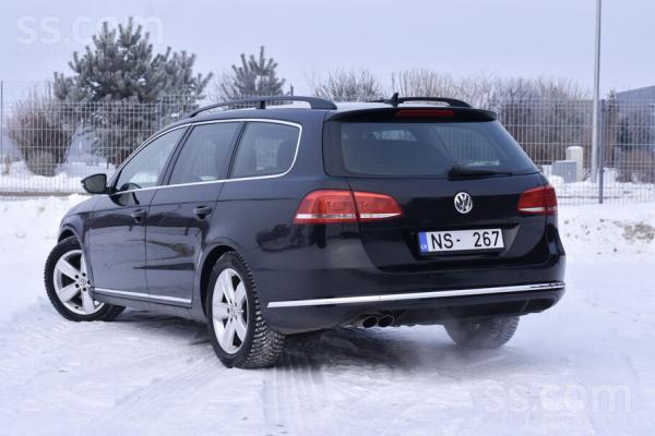 Black Volkswagen Passat B7 2014 in Riga, with an engine capacity of 2.00 L and mileage of 359 thousand km for 5750 €, photo 1 on AUTOMOTO.COM.LV