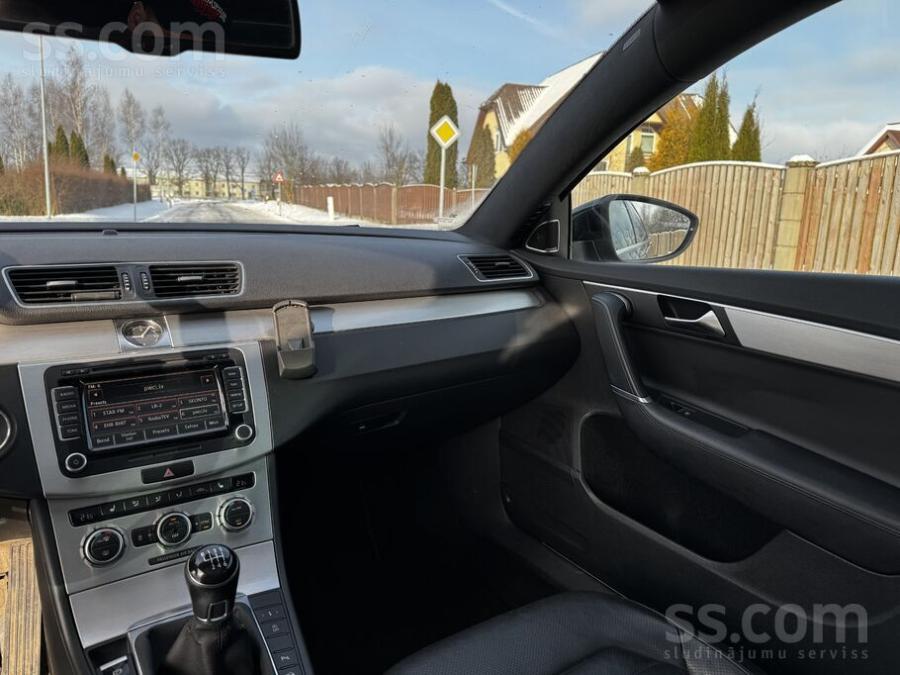 Melns Volkswagen Passat B7 2014 Valmiera, ar dzinēja tilpumu 2.00 L un nobraukumu 402 tūkst. km par 5800 €, foto 17 vietnē AUTOMOTO.COM.LV