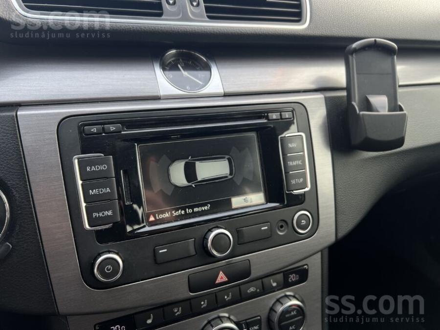 Melns Volkswagen Passat B7 2014 Rīga, ar dzinēja tilpumu 2.00 L un nobraukumu 349 tūkst. km par 4950 €, foto 12 vietnē AUTOMOTO.COM.LV