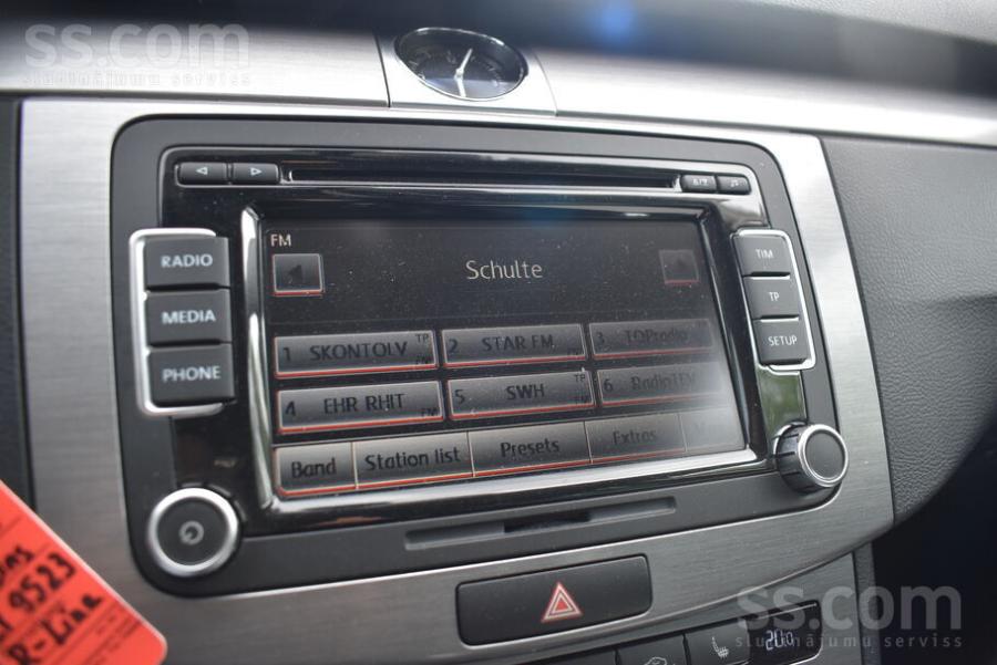Black Volkswagen Passat B7 2014 in Kuldiga, with an engine capacity of 2.00 L and mileage of 0 thousand km for 7550 €, photo 11 on AUTOMOTO.COM.LV