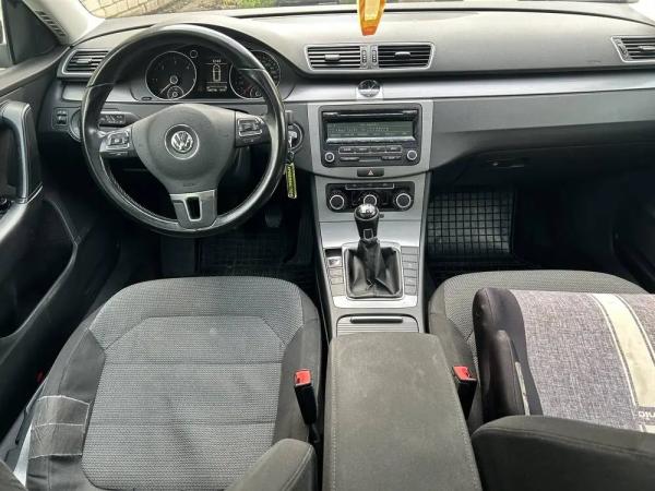 Black Volkswagen Passat B7 2014 in Limbazi, with an engine capacity of 2.00 L and mileage of 246 thousand km for 6350 €, photo 7 on AUTOMOTO.COM.LV