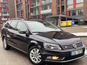 Black Volkswagen Passat B7 2014 in Riga, with an engine capacity of 2.00 L and mileage of 253 thousand km for 4990 €, photo  on AUTOMOTO.COM.LV