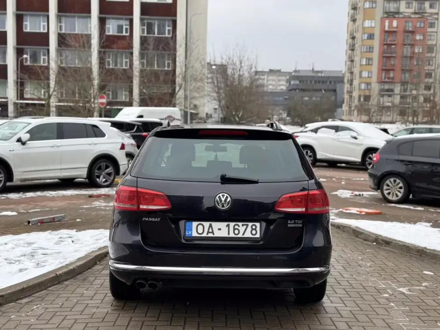Black Volkswagen Passat B7 2014 in Riga, with an engine capacity of 2.00 L and mileage of 253 thousand km for 4990 €, photo 8 on AUTOMOTO.COM.LV