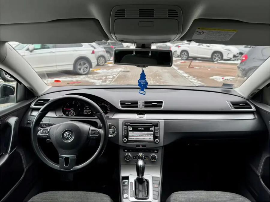Black Volkswagen Passat B7 2014 in Riga, with an engine capacity of 2.00 L and mileage of 253 thousand km for 4990 €, photo 14 on AUTOMOTO.COM.LV