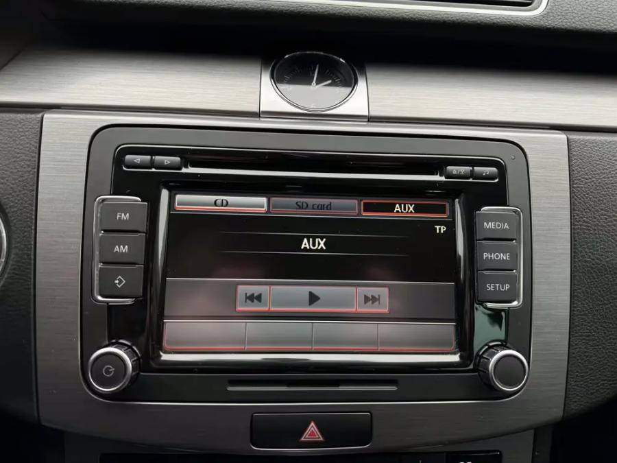 Black Volkswagen Passat B7 2014 in Riga, with an engine capacity of 2.00 L and mileage of 253 thousand km for 4990 €, photo 19 on AUTOMOTO.COM.LV