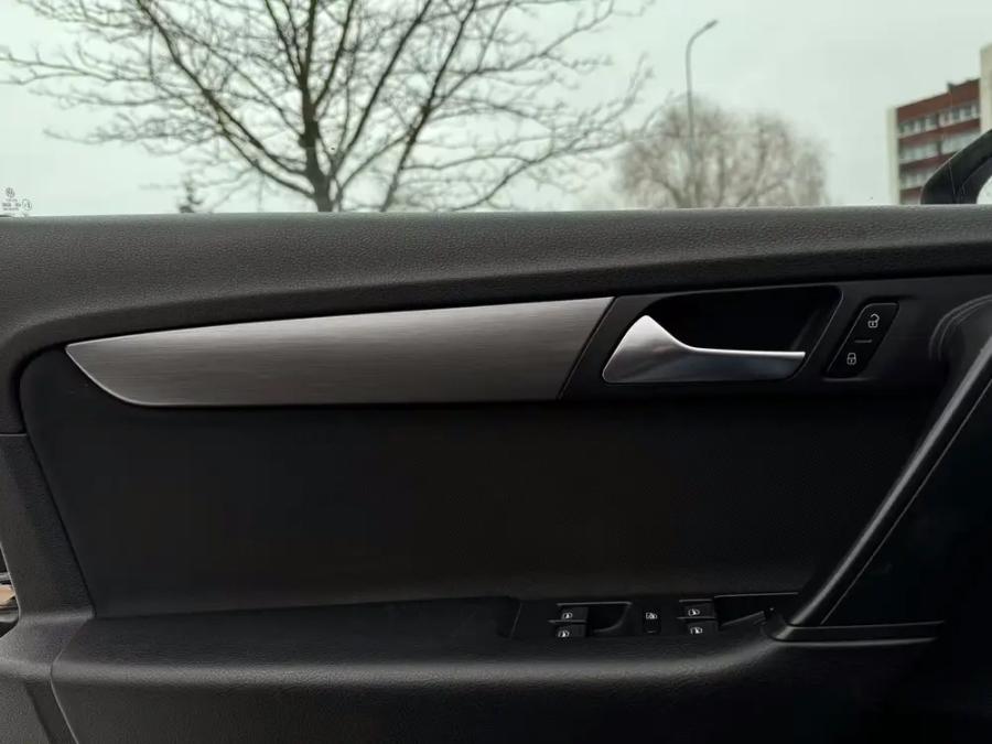 Black Volkswagen Passat B7 2014 in Riga, with an engine capacity of 2.00 L and mileage of 253 thousand km for 4990 €, photo 27 on AUTOMOTO.COM.LV