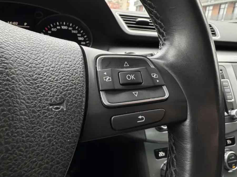 Black Volkswagen Passat B7 2014 in Riga, with an engine capacity of 2.00 L and mileage of 253 thousand km for 4990 €, photo 32 on AUTOMOTO.COM.LV