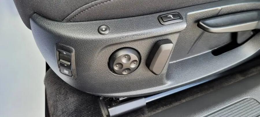 Melns Volkswagen Passat B7 2014 Rīga, ar dzinēja tilpumu 2.00 L un nobraukumu 215 tūkst. km par 8900 €, foto 17 vietnē AUTOMOTO.COM.LV