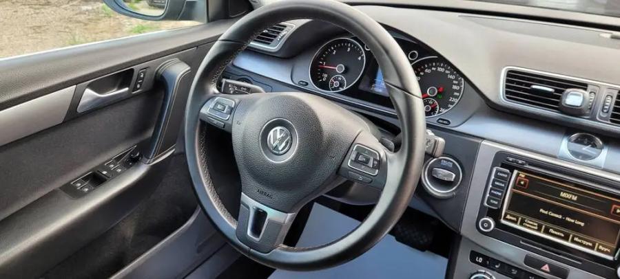 Melns Volkswagen Passat B7 2014 Rīga, ar dzinēja tilpumu 2.00 L un nobraukumu 215 tūkst. km par 8900 €, foto 20 vietnē AUTOMOTO.COM.LV
