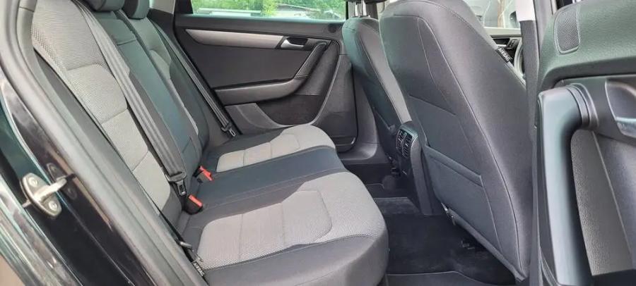 Melns Volkswagen Passat B7 2014 Rīga, ar dzinēja tilpumu 2.00 L un nobraukumu 215 tūkst. km par 8900 €, foto 30 vietnē AUTOMOTO.COM.LV