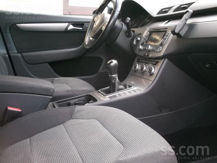 Melns Volkswagen Passat B7 2015 Bauska, ar dzinēja tilpumu 2.00 L un nobraukumu 320 tūkst. km par 5290 €, foto 18 vietnē AUTOMOTO.COM.LV