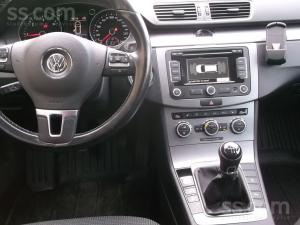 Melns Volkswagen Passat B7 2015 Bauska, ar dzinēja tilpumu 2.00 L un nobraukumu 320 tūkst. km par 5290 €, foto 20 vietnē AUTOMOTO.COM.LV