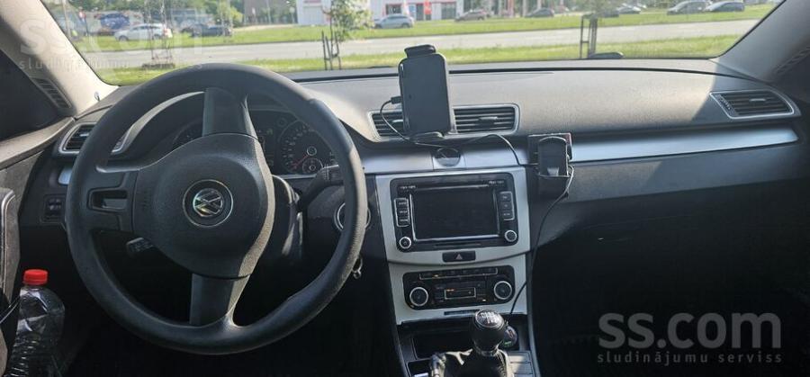 Zils Volkswagen Passat B7 2011 Rīga, ar dzinēja tilpumu 2.00 L un nobraukumu 482 tūkst. km par 2250 €, foto 4 vietnē AUTOMOTO.COM.LV