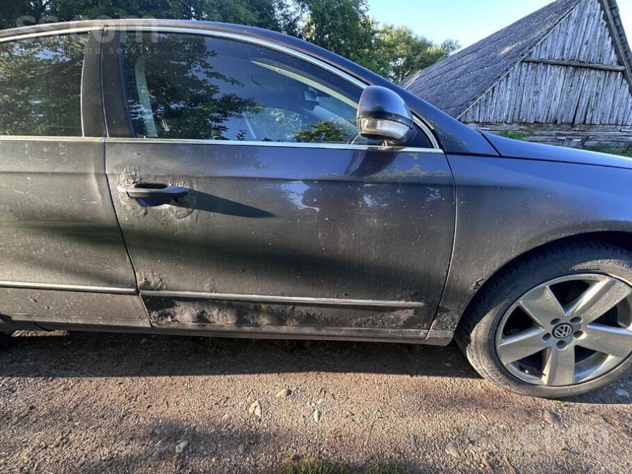 Zils Volkswagen Passat B7 2009 Talsi, ar dzinēja tilpumu 2.00 L un nobraukumu 240 tūkst. km par 1000 €, foto 5 vietnē AUTOMOTO.COM.LV
