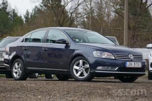 Blue Volkswagen Passat B7 2012 in Riga, with an engine capacity of 1.80 L and mileage of 281 thousand km for 2190 €, photo 2 on AUTOMOTO.COM.LV