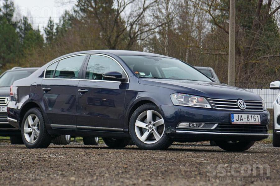 Blue Volkswagen Passat B7 2012 in Riga, with an engine capacity of 1.80 L and mileage of 281 thousand km for 2190 €, photo 2 on AUTOMOTO.COM.LV