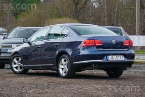 Blue Volkswagen Passat B7 2012 in Riga, with an engine capacity of 1.80 L and mileage of 281 thousand km for 2190 €, photo 3 on AUTOMOTO.COM.LV