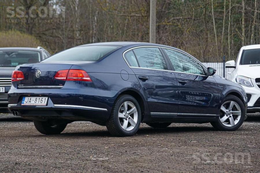 Blue Volkswagen Passat B7 2012 in Riga, with an engine capacity of 1.80 L and mileage of 281 thousand km for 2190 €, photo 4 on AUTOMOTO.COM.LV